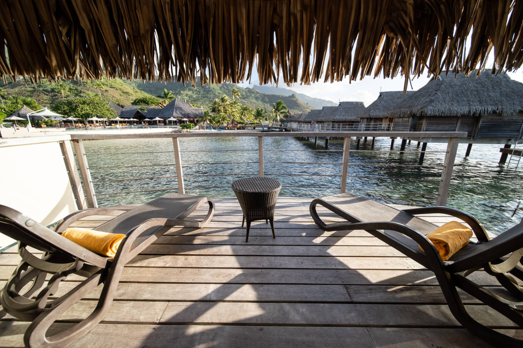 Manava Beach Resort & Spa Hotel Moorea - Overwater bungalow - Hotel Moorea